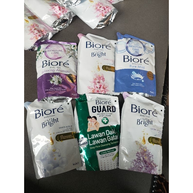 Jual Biore Body Foam Bright White Scrub 400ml | Shopee Indonesia