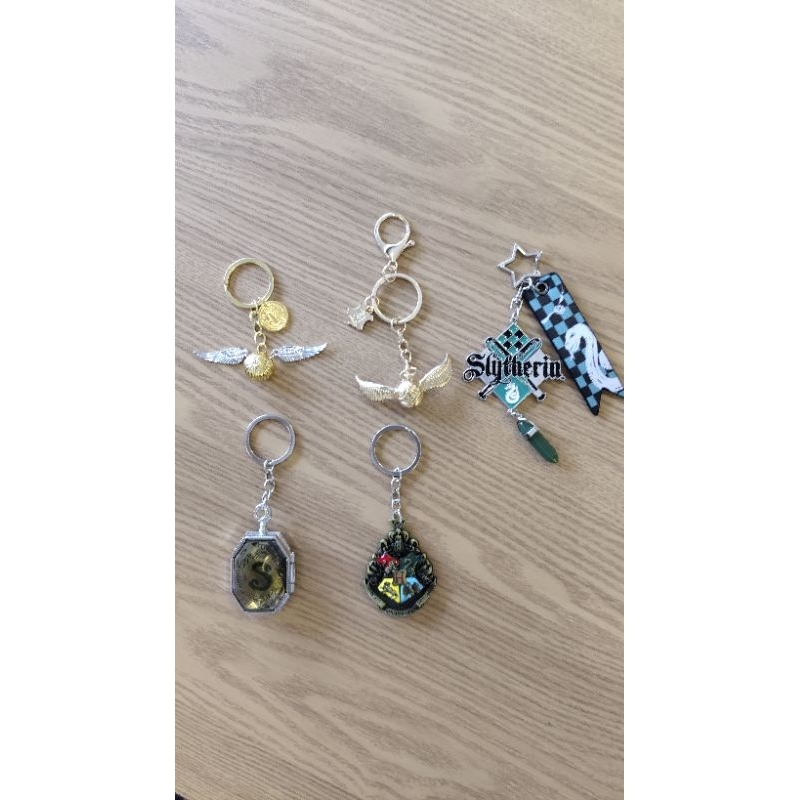 Jual Keychain Gantungan Kunci Ganci Harry Potter HP Sorting Hat Flying ...