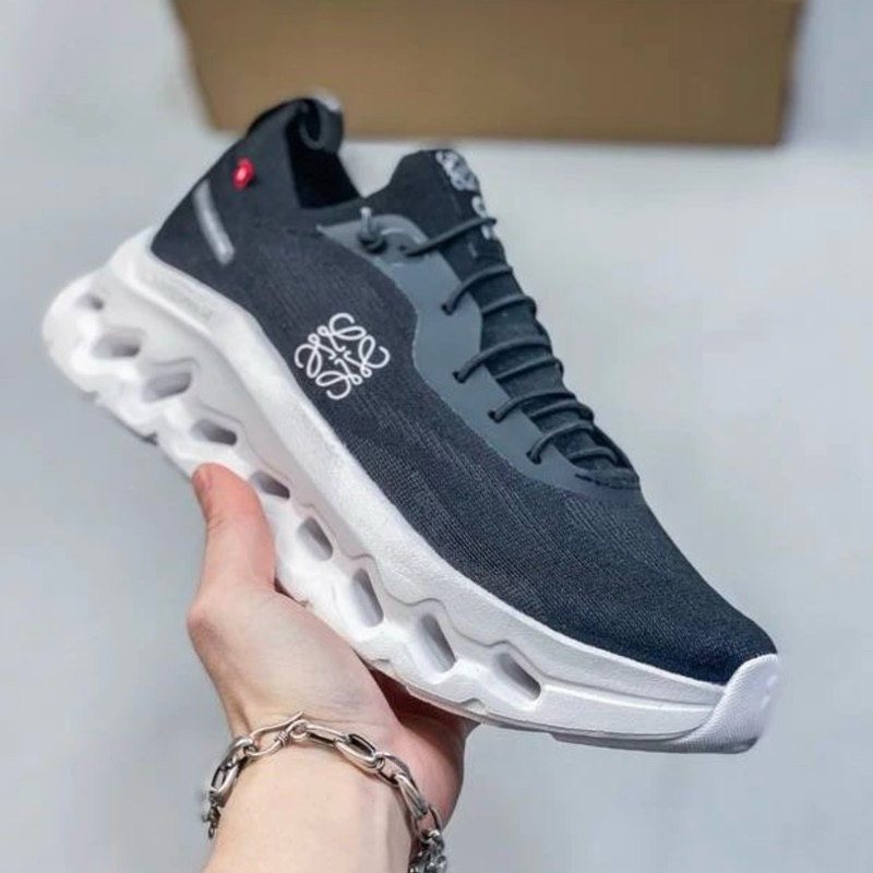 Jual Sepatu Running On Cloud x LW Black White Sepatu Lari Unisex ...