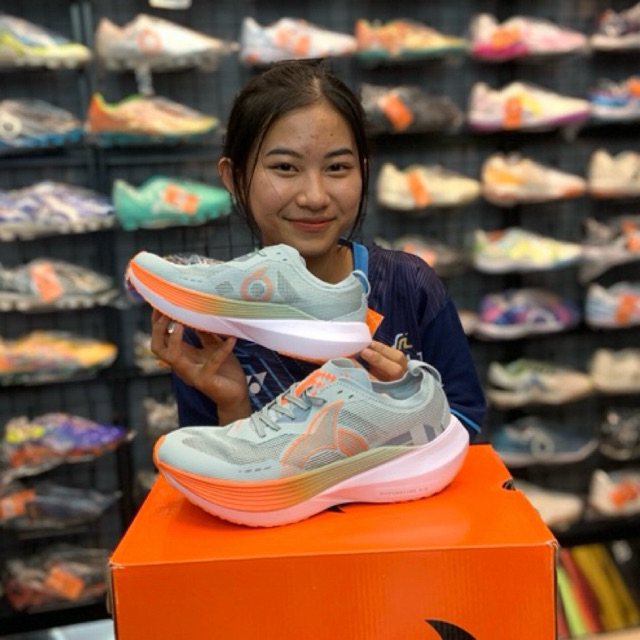 Jual Sepatu Lari/Running ORTUSEIGHT Hyperglide 3.0 (Light Grey/Otrange ...