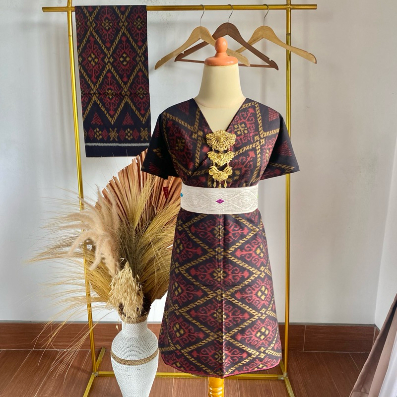 Jual KAIN TENUN ENDEK KHAS BALI MOTIF PATRA ANTIK HITAM GRINGSING ...