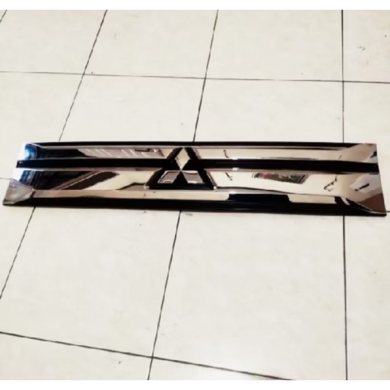 Jual Grill Depan Mitsubishi L300 original | Shopee Indonesia