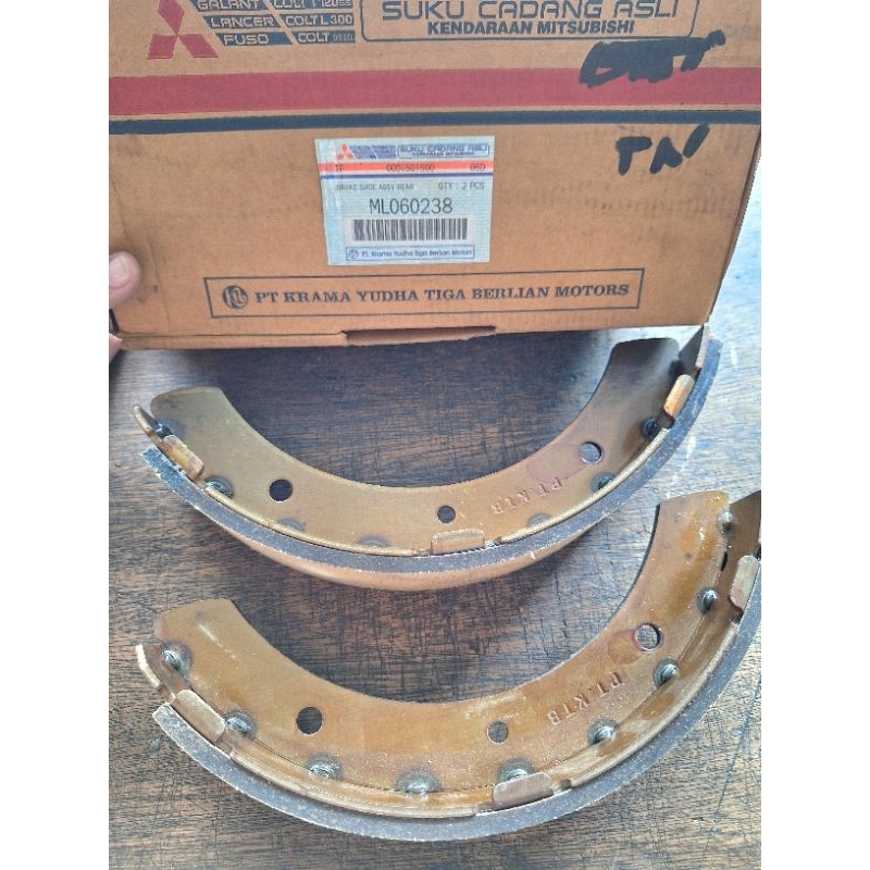 Jual KAMPAS REM BELAKANG COLT DIESEL T200,COLT DIESEL SEPATU ORIGINAL ...