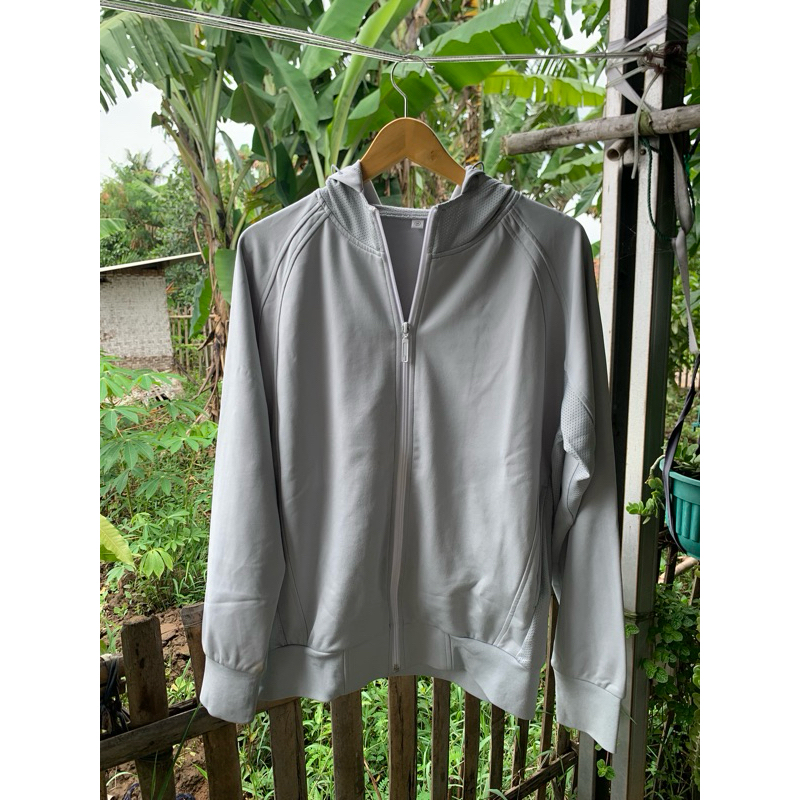 Jual Uniqlo running jacket | Shopee Indonesia