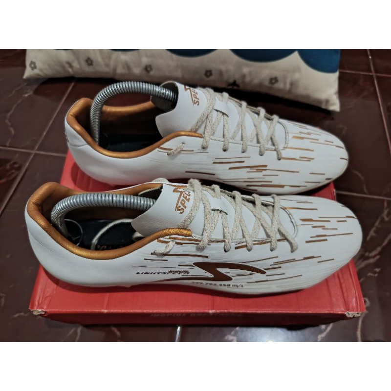 Jual Lightspeed Reborn White Pale Gold | Shopee Indonesia