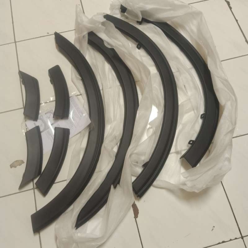 Jual over fender bodykit spoiler body kit innova reborn venturer 2016 ...