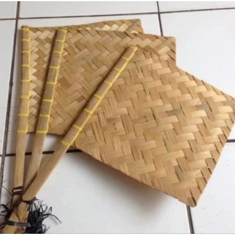Jual kipas bumbu kipas anyaman kipas tradisional | Shopee Indonesia