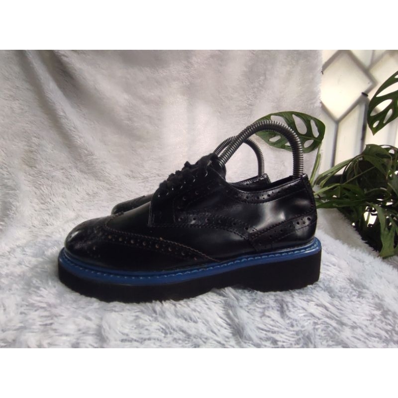 Jual Sepatu Prada kulit italy 2nd | Shopee Indonesia