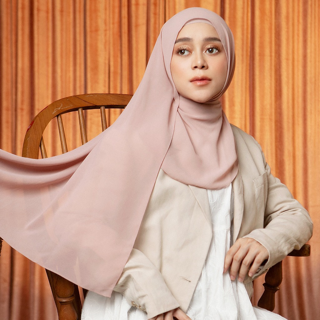 Jual Lozy Hijab - Oval Shawl Lozy x Lesti (Hijab Pashmina Oval Ceruty Babydoll) | Shopee Indonesia