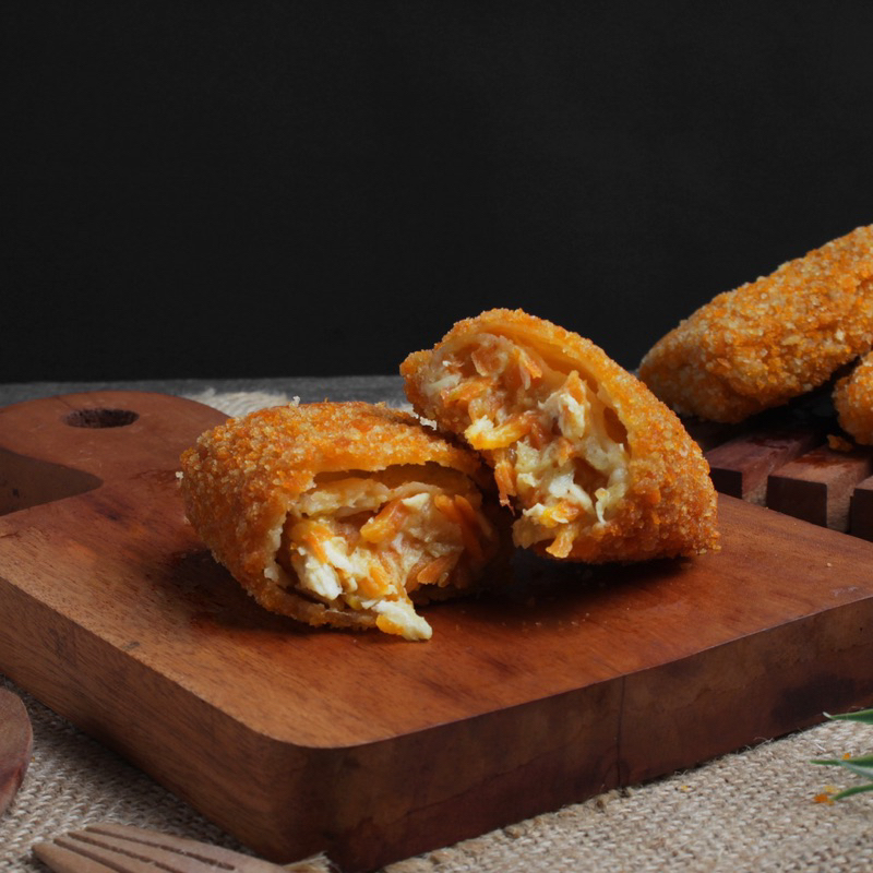 Jual FROZEN RISOL JUMBO - Varian Original isi 2 atau isi 4 - Risoles ...