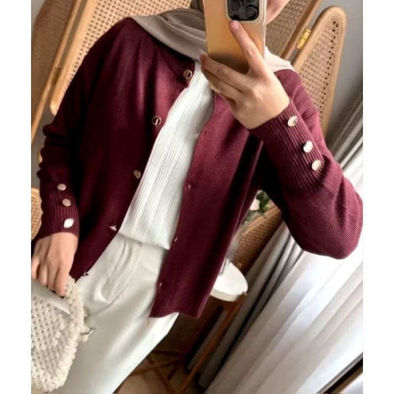 Jual Starla Cardigan Inara Bacis Kancing Gold Rajut Premium | Shopee ...