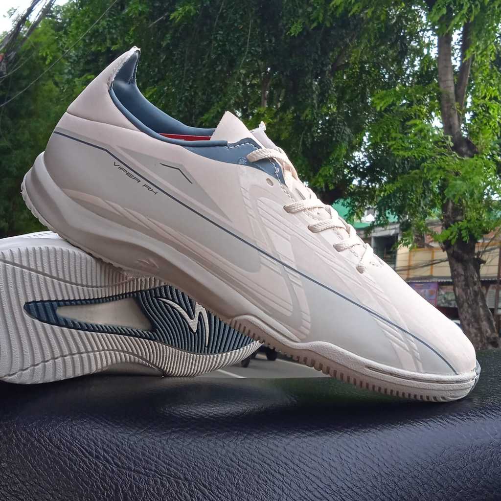 Jual Sepatu Futsal Specs Viper Rx In White Assylum Antartica/Goblin ...