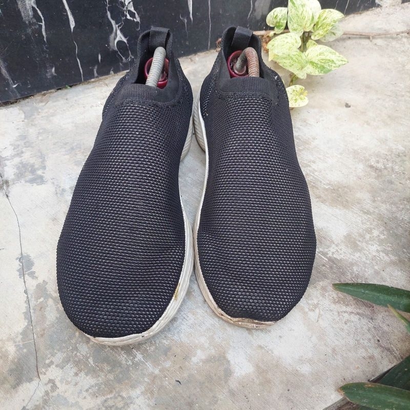 Jual sepatu second merk skechers size 42,5(27cm) | Shopee Indonesia