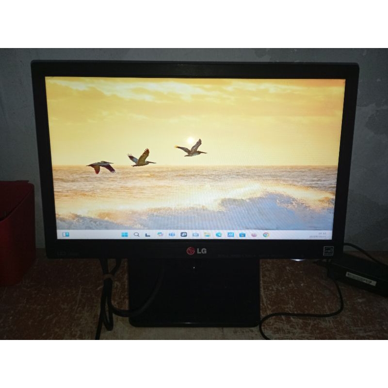 Jual Monitor LED LG 16 inch wide screen normal | Shopee Indonesia