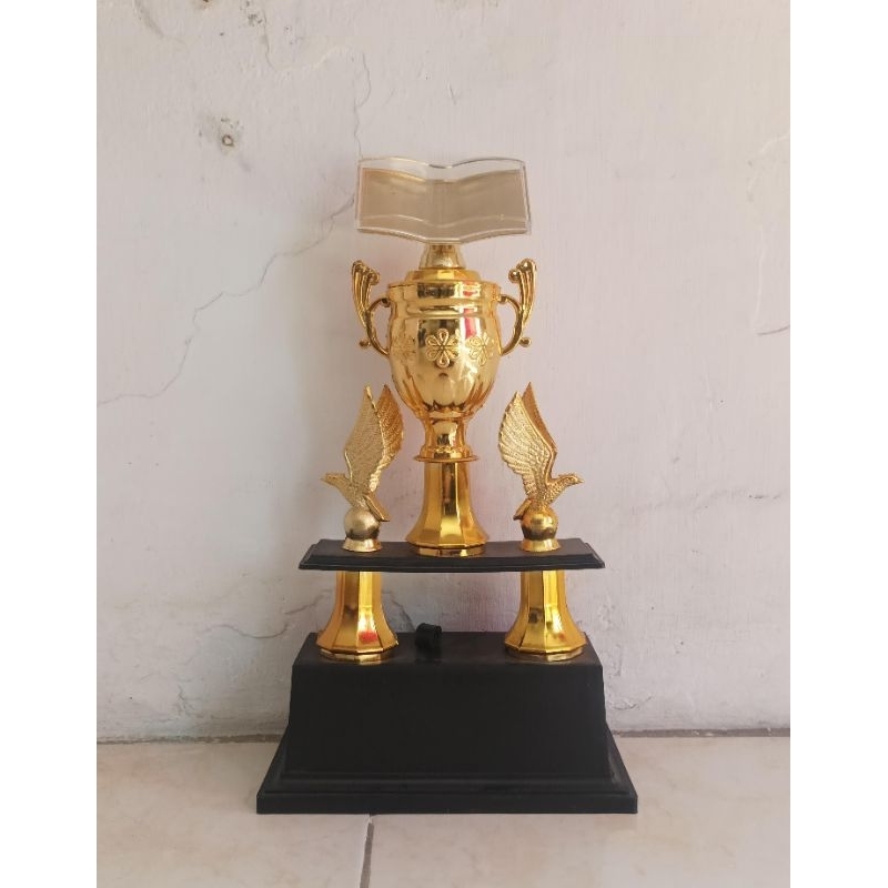 Jual Piala kaki 2 Al Quran / Trophy tahfidz hafalan/khatam/khotmil ...