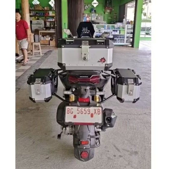 Jual Side box 10 liter ,top box 22 liter & breket top Honda Adv 150 ...