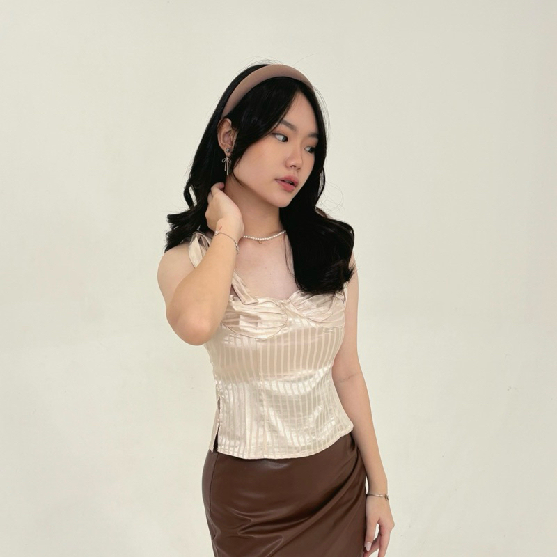 Jual [VOITHELLA] Mindy Cutesy Bow Ties Top | Shopee Indonesia