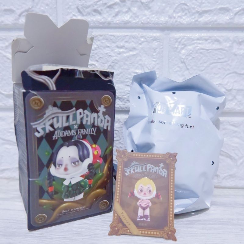 Jual Popmart Skull Panda x Addams Family Original | Shopee Indonesia