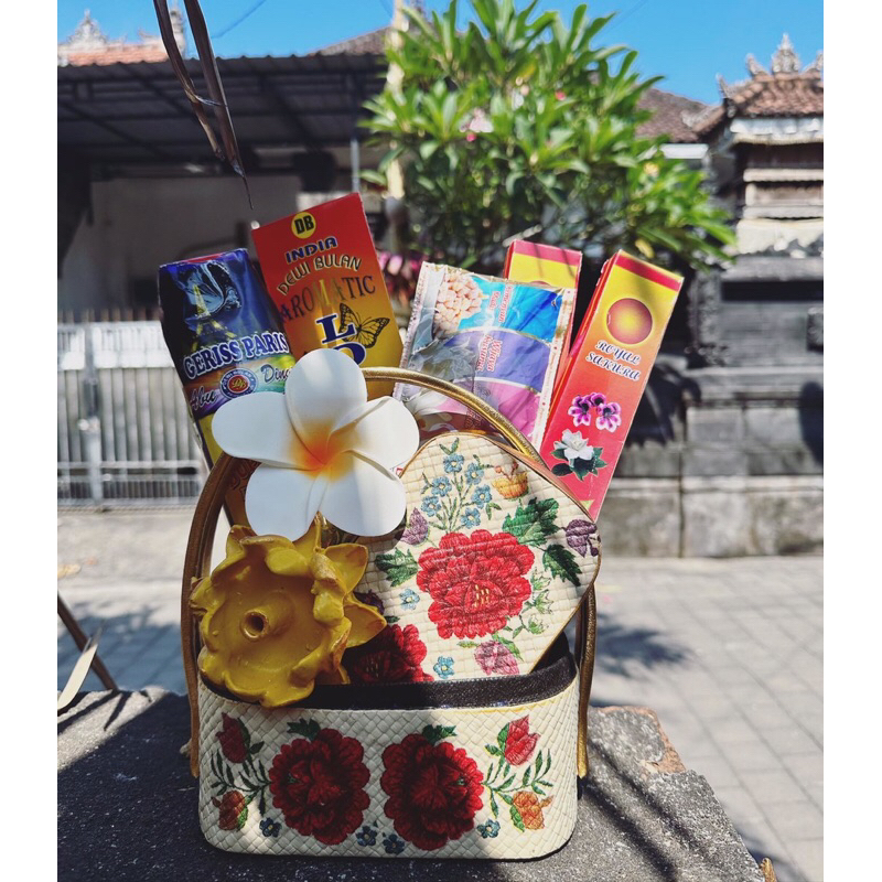 Jual Parcel Hampers Galungan Kuningan Parcel Nyepi Hampers Dupa Parcel ...