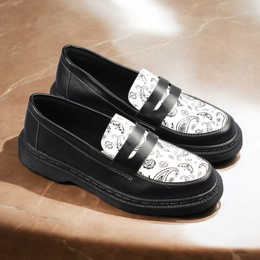 Jual Sepatu Slip On Formal Pria Hitam Putih Motif Batik Print Paisley ...