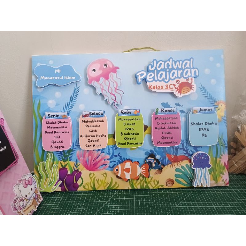 Jual Paket Jadwal Pelajaran dan Papan Absen design 3D bisa custom dan ...