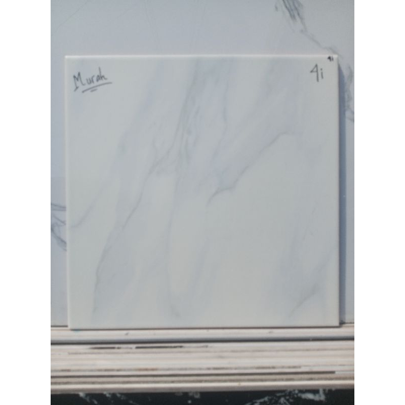 Jual Keramik lantai glossy Mulia Avon grey40x40 | Shopee Indonesia