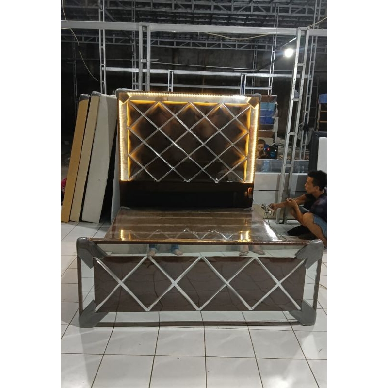 Jual Divan tempat tidur type andin 3d motif permata kaca bahan beludru ...