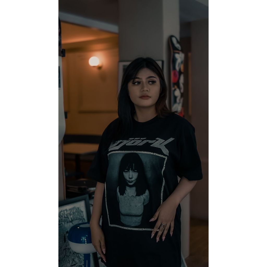 Jual OURS - kaos bootleg Bjork Black | Shopee Indonesia