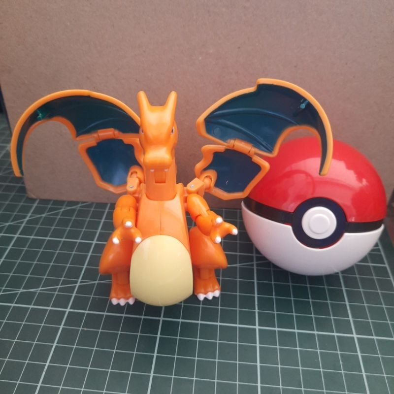 Jual Figure Pokemon Charizard + Ball Keo Gai Original License | Shopee ...