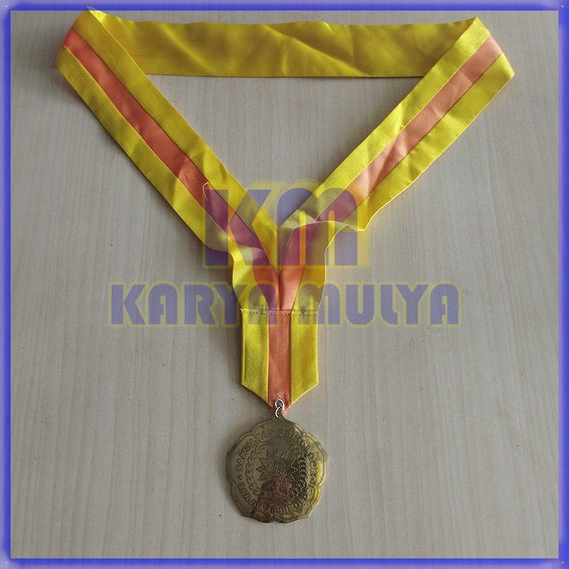 Jual Medali Wisuda Fakultas Psikologi Medali Kelulusan Custom Universitas - KM | Shopee Indonesia