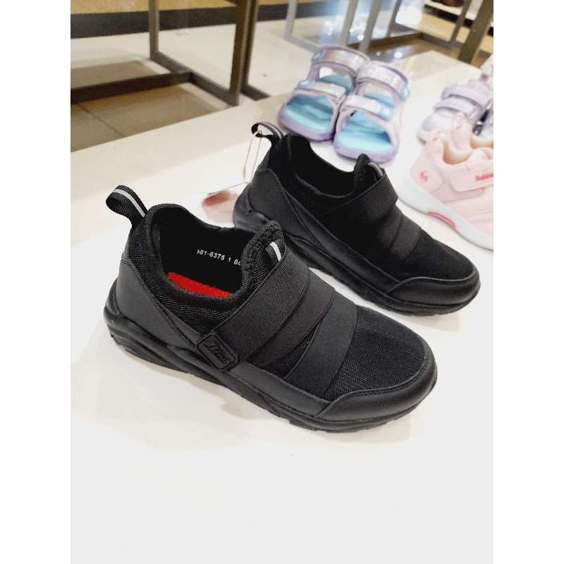 Jual Bata B-First Sepatu Sekolah Anak Hitam Slip On | Shopee Indonesia
