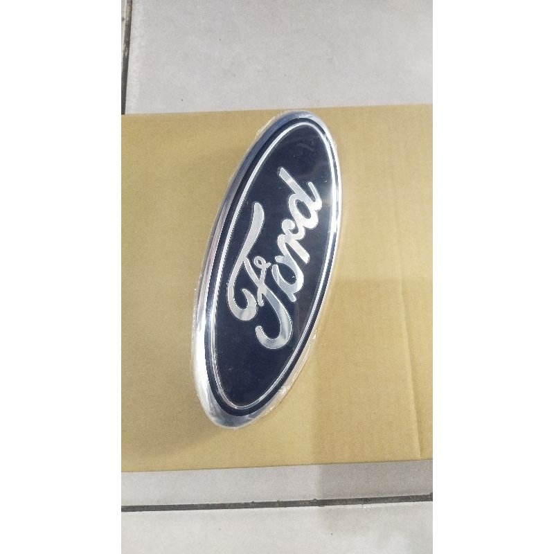 Jual logo / emblem depan ford escape 2300cc | Shopee Indonesia