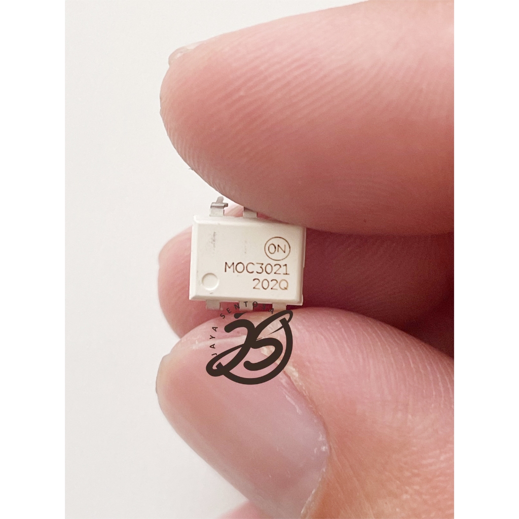 Jual MOC3021 OPTOCOUPLER ORIGINAL MERK ON MOC 3021 DIP-6 OPTOISOLATOR OPTO COUPLER TRIAC IC ups ...