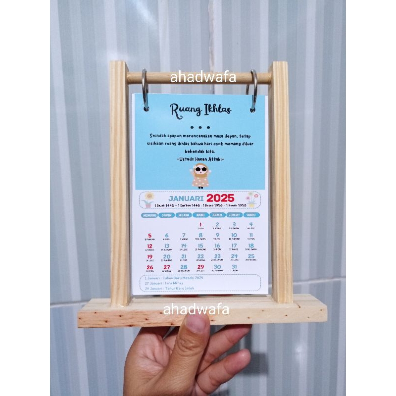 Jual Kalender Aesthetic Stand Kayu Kalender Meja Custom ukuran A5 dan ...