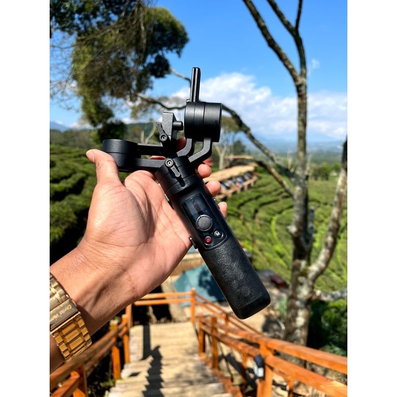Jual GIMBAL STABILIZER ZHIYUN CRANE M2 MULUS NORMAL !!! | Shopee Indonesia