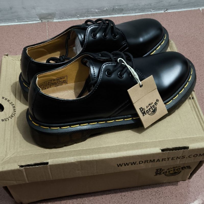 Jual Sepatu Docmar Low Boots Pria 1461 Black Smooth Low 3 hole | Shopee ...