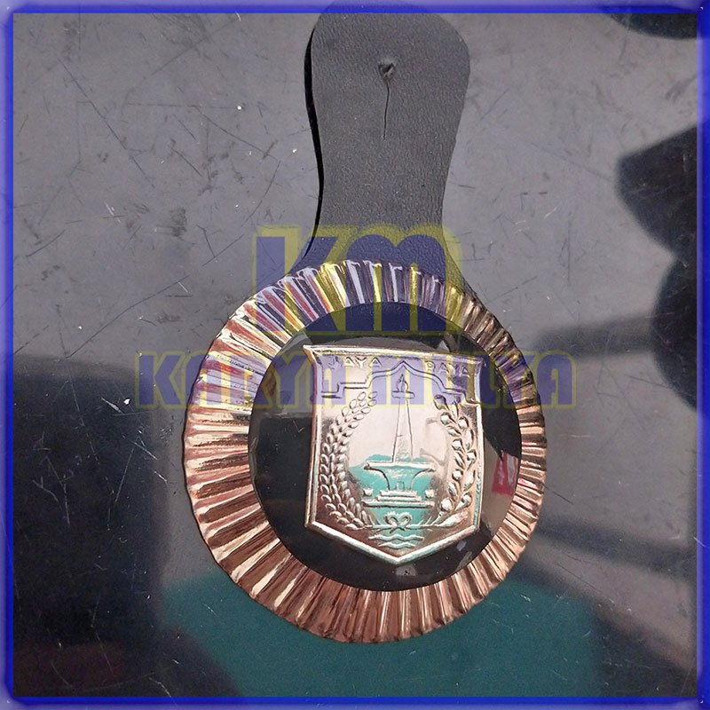 Jual Jengkolan Jaya Raya Lencana Tanda Jabatan Logo Jaya Raya Silver ...