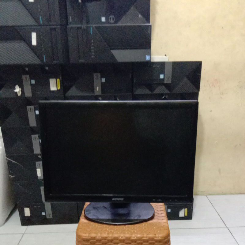 Jual Lcd Monitor 19 inci Wide Layak pakai Bergaransi | Shopee Indonesia