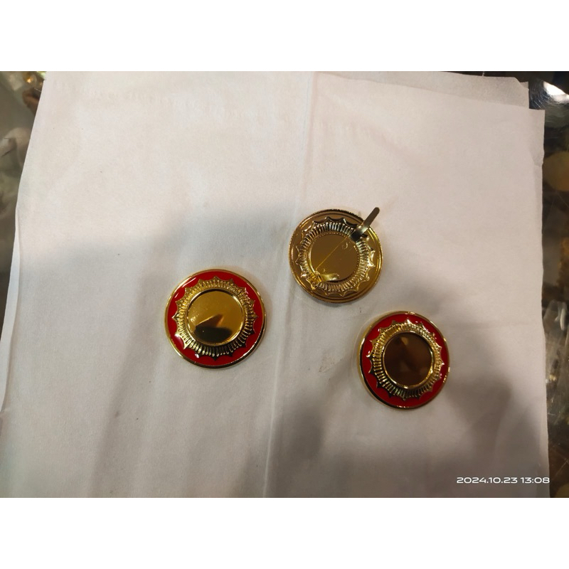 Jual pin matahari tumpuk merah logam kait satuan premium | Shopee Indonesia