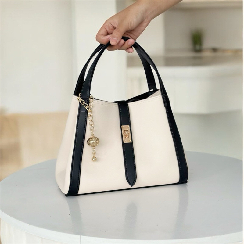 Jual IBEL BY WILDANSTORE TAS HANDLE SELMEPANG SLINGBAG WANITA | Shopee ...