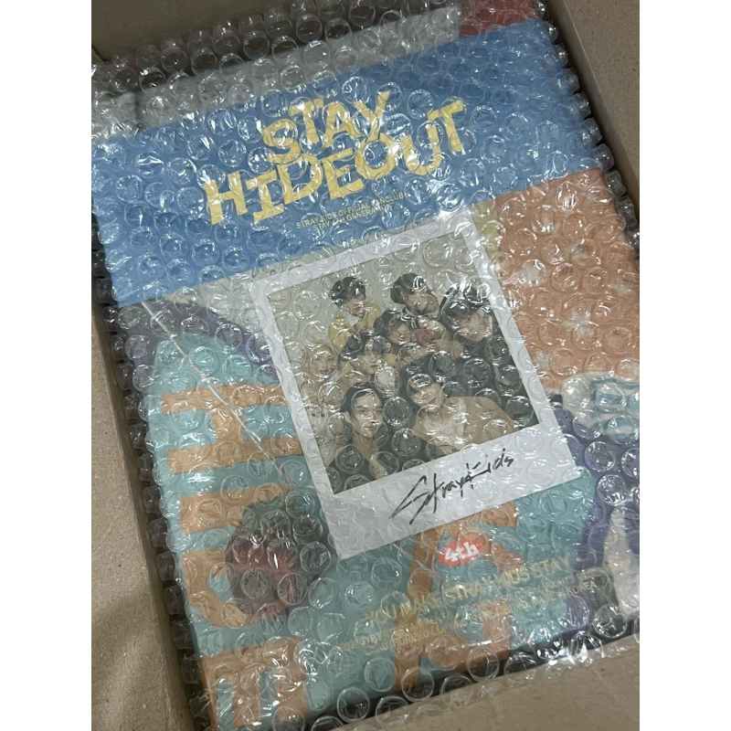 Jual STRAY KIDS SHARING FANKIT STAY HIDEOUT | Shopee Indonesia