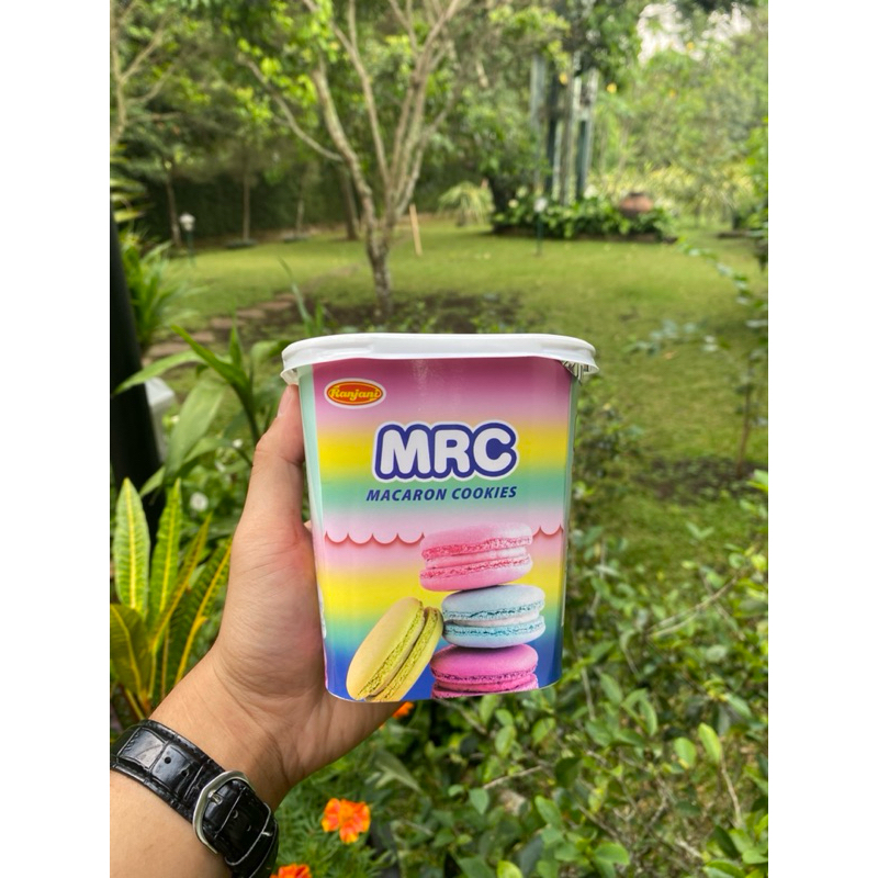 Jual MRC Biskuit Macaron 1 toples isi 20pcs | Shopee Indonesia