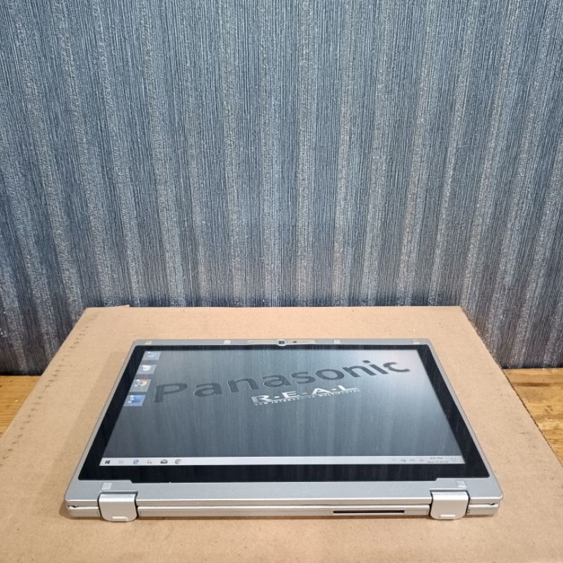 Jual Laptop Panasonic CFMX5-2 Touchscreen, 2 Inc 1, Core i5-6300U Ram ...
