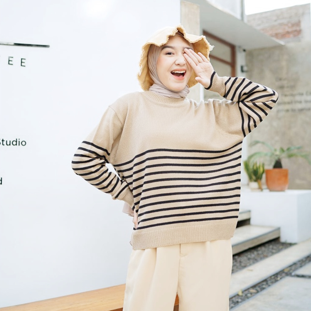 Jual Sweater Rajut Haru Two Tone Basic Stripe - ELLIE Striped Premium - Blouse Akeeza Oversize ...