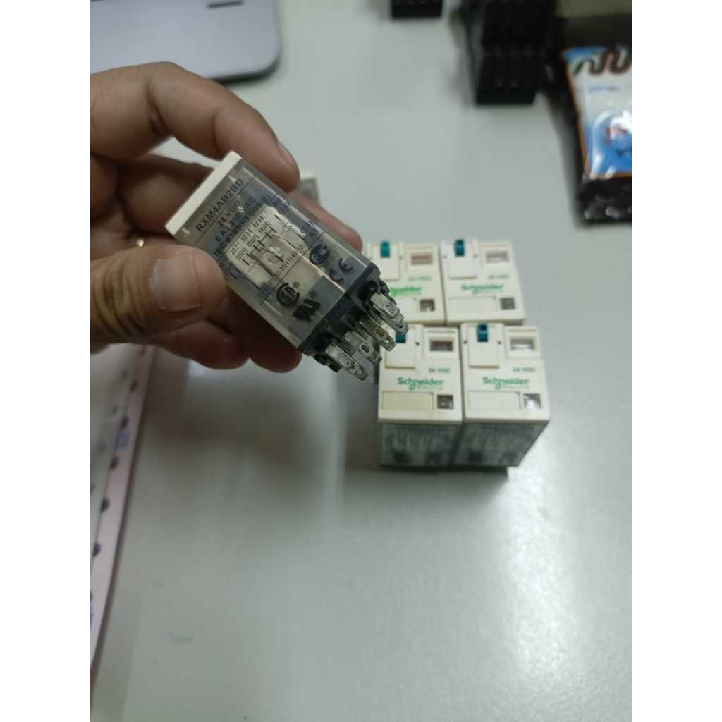 Jual SCHNEIDER RXM4AB2BD Relay 4 C/O 14pin 24VDC 6A RELAY SCHNEIDER 24V | Shopee Indonesia
