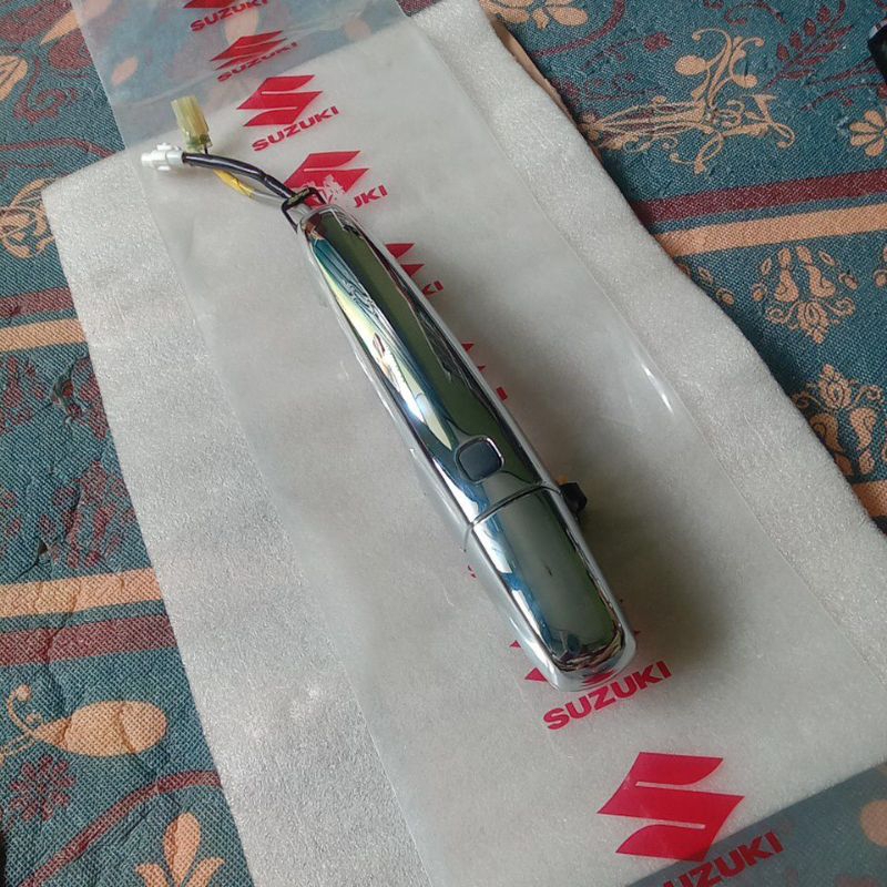 Jual Hendle pintu bagian luar LH atau kiri saja,mobil Suzuki Ertiga ...