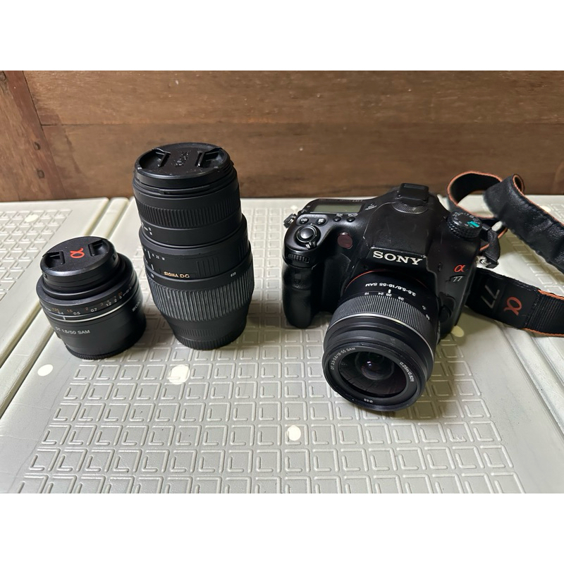 Jual Sony a77 + 3 lens ( tele macro, 18-55mm, fix 50mm) | Shopee Indonesia
