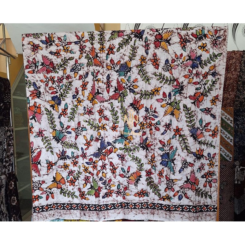 Jual Kain Batik Tulis Bakaran Khas Pati Motif kupu | Shopee Indonesia
