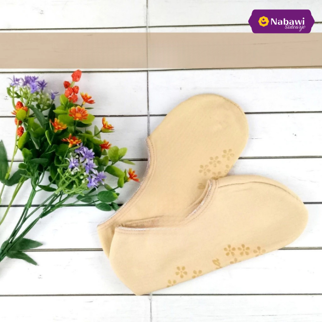 Jual Sepatu Tawaf Towaf Polos Slip/Kaos Kaki Tawaf Polos Wanita Murah ...