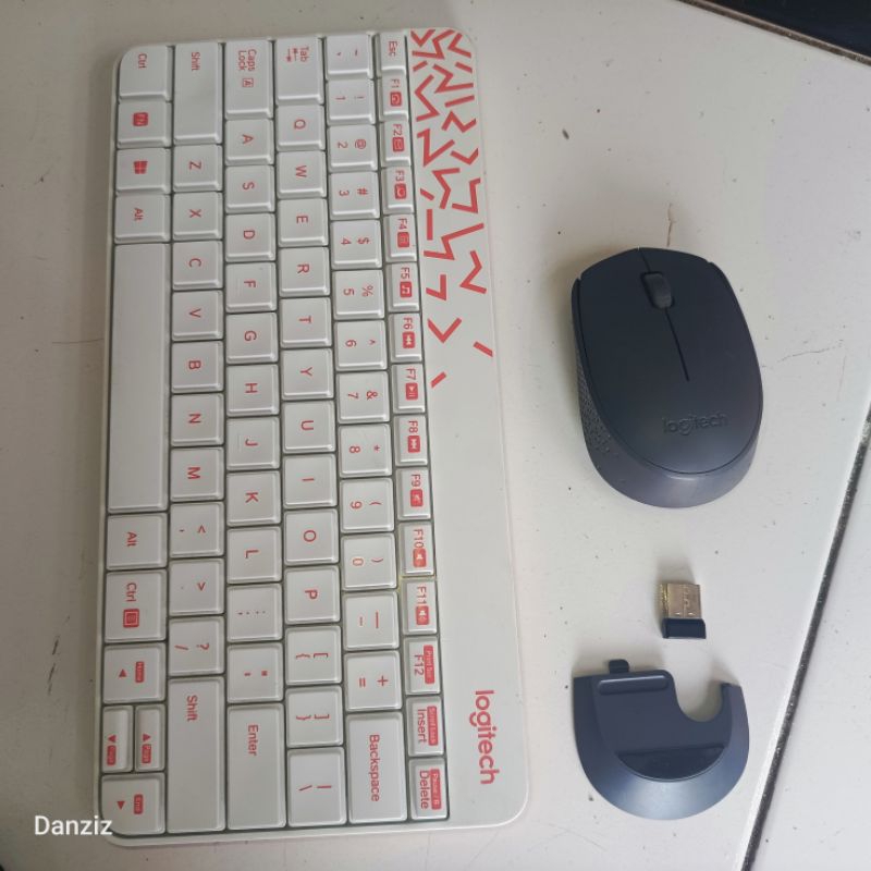 Jual Keyboard K240 putih dan mouse M17 abuabu bekas Logitech wireless ...
